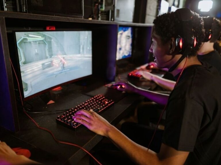 How To Fix Screen Tearing: 7 Troubleshooting Tips for Common
